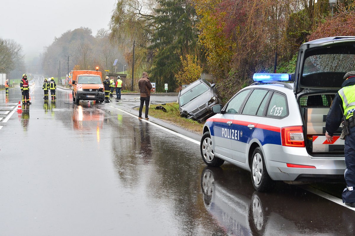 Überholvorgang missglückt – Verkehrsunfall auf der B124 - Bezirk Freistadt